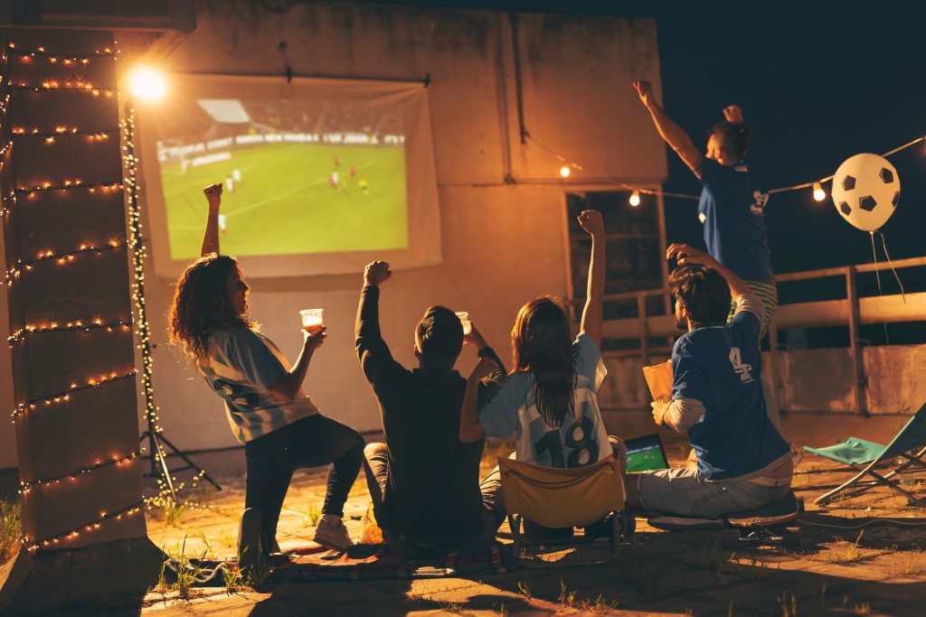 Create An Outdoor Cinema At Home - Element 29